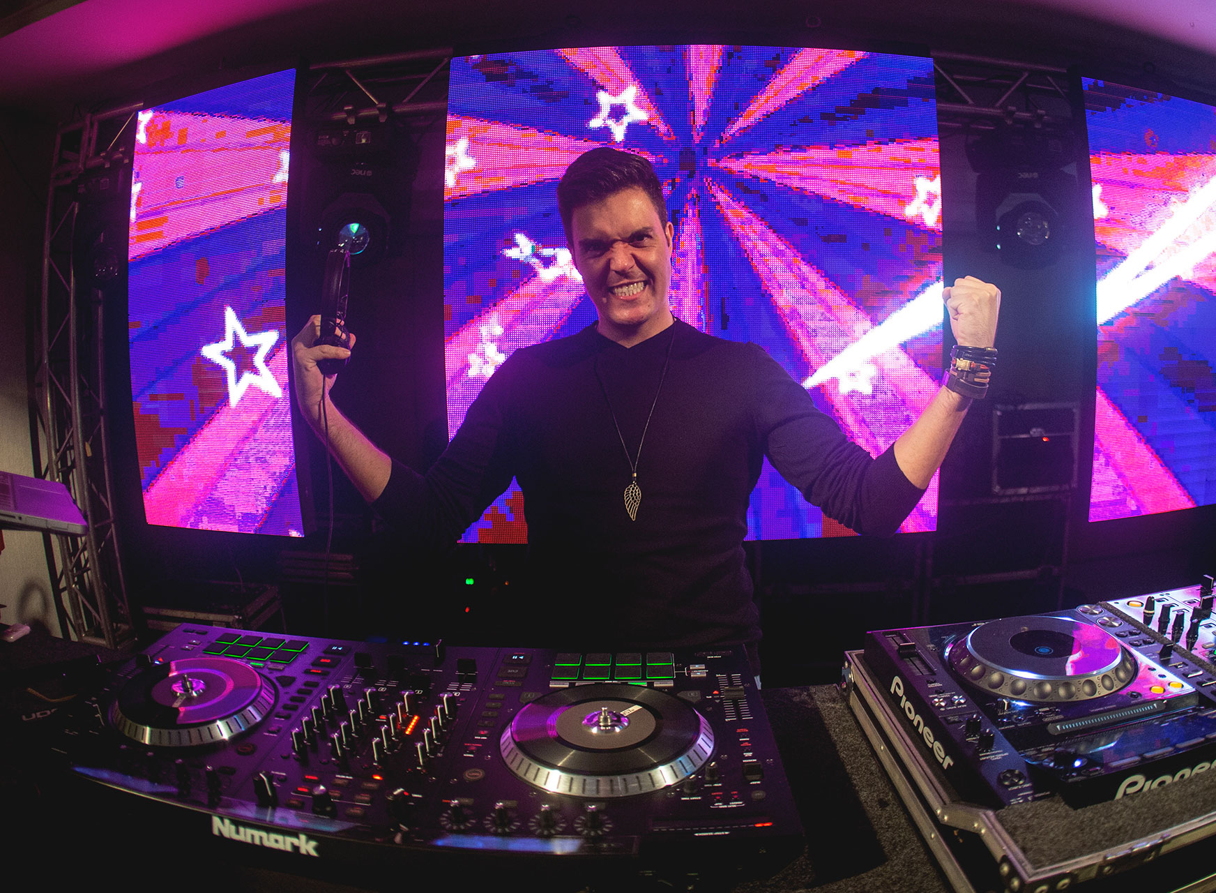 DJ CaDu Dornelles – Brasília – Distrito Federal – www.djcadu.com.br